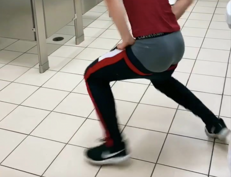 El lampiño más nalgón de la prepa - Relaróticos